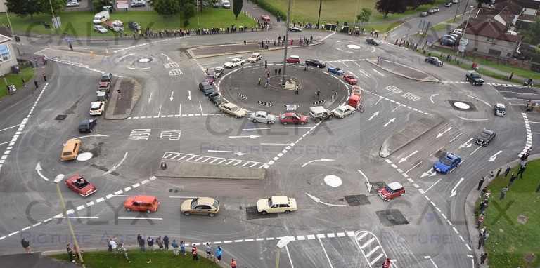 DSC_8093 Swindon's famous Magic Roundabout taken over by 75 cars with ...